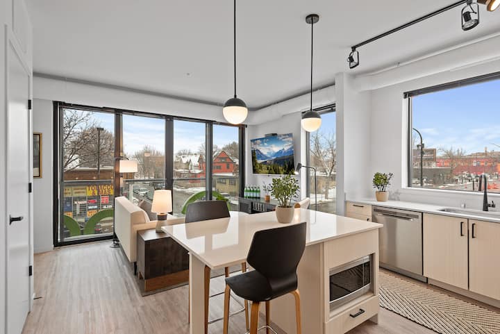 Beautiful 2 Bed 2 Bath Apartment On Eat Street! - Minneapolis, MN