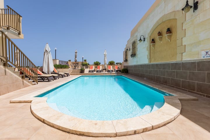 Superb Villa 3, Inviting Pool And Spacious Terrace - Malte