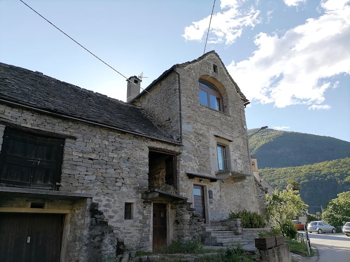 Apartment, In A Rustic House, "Il Torchio". - Crodo