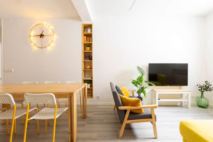 Alcalá Yellow Sun. 4 Bedrooms. 6 Beds. 2 Baths. - Madrid