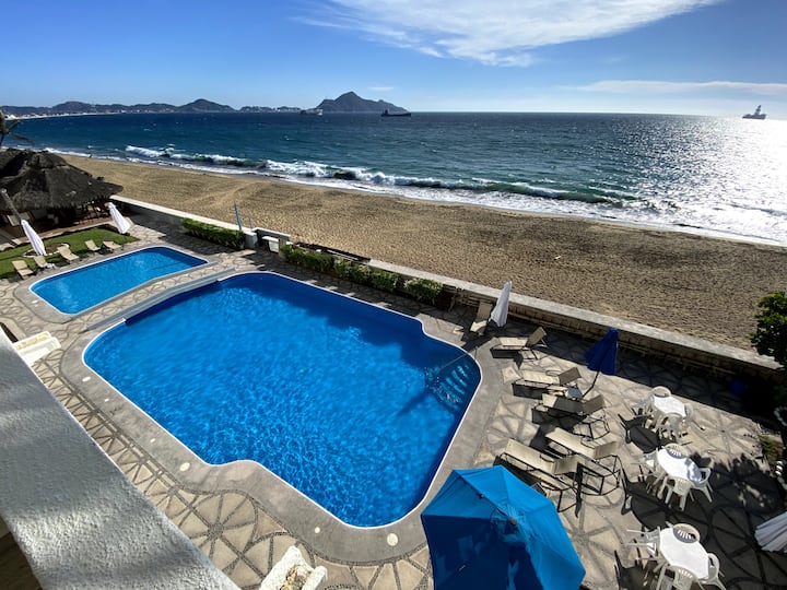 Perfect 3 Bedroom Beachfront Condo L3a - Manzanillo