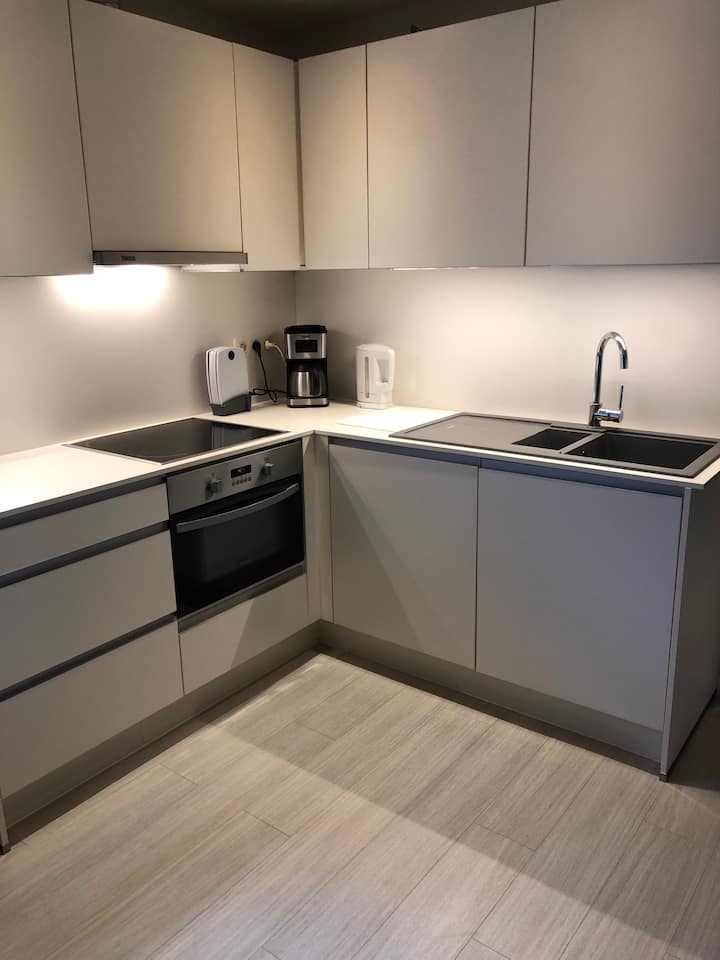 Gezellig , Apart Gelegen Appartement - Thuin