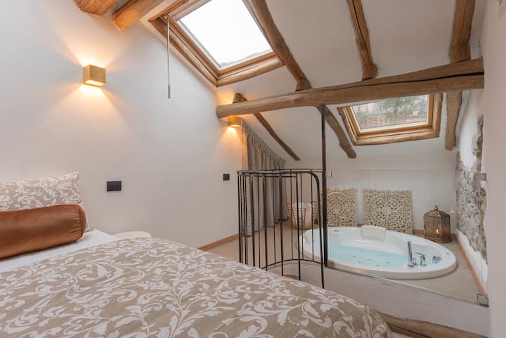 Tiny Loft With Jacuzzi - Bellano