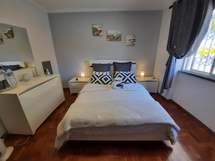 Suite In Estoril With Private Entrance - Cascais
