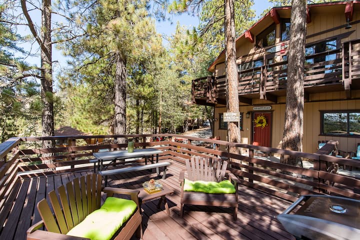 Our Happy Place .  (Arrowbear Ca) - Running Springs