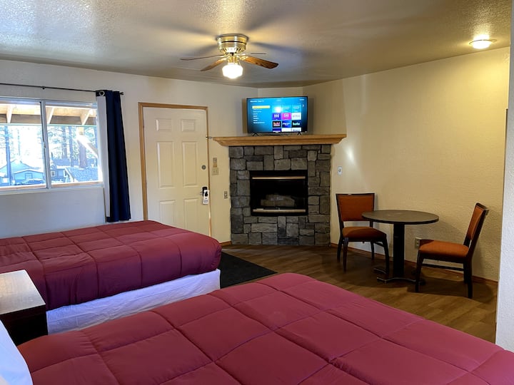 Two Queen Bed #11 Snow Bear Lodge-near Lake Access - Big Bear Lake, CA