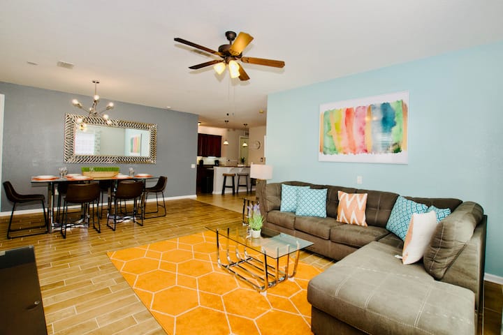 Vista Cay At Epic Universe : Luxury 4 Bed Condo - Orlando