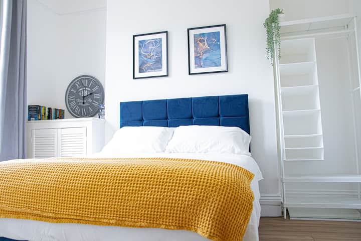 Spacious - 1 Bedroom Apartment - ドーバー