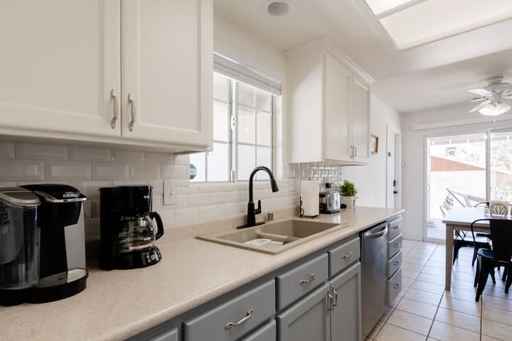 9 Mi. Jt Nat. Prk • 7 Min Blackrock • 1 Min Walmrt - Yucca Valley, CA