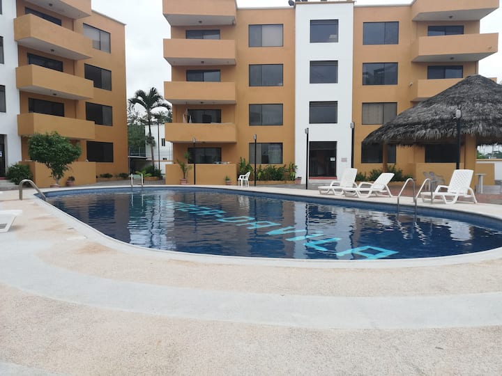 Departamento Para Vacaciones Y Feriados Equipado - Atacames Cantón