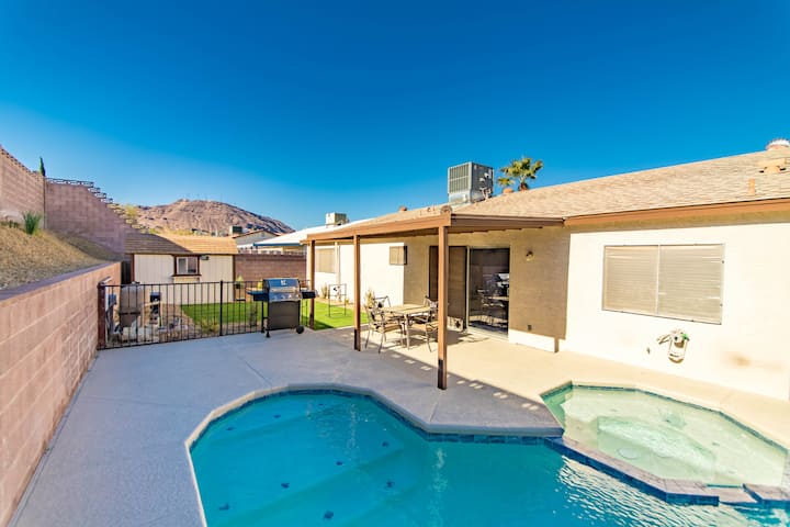 Stunning Renovated Home, Pool & Heated Spa - Henderson, NV