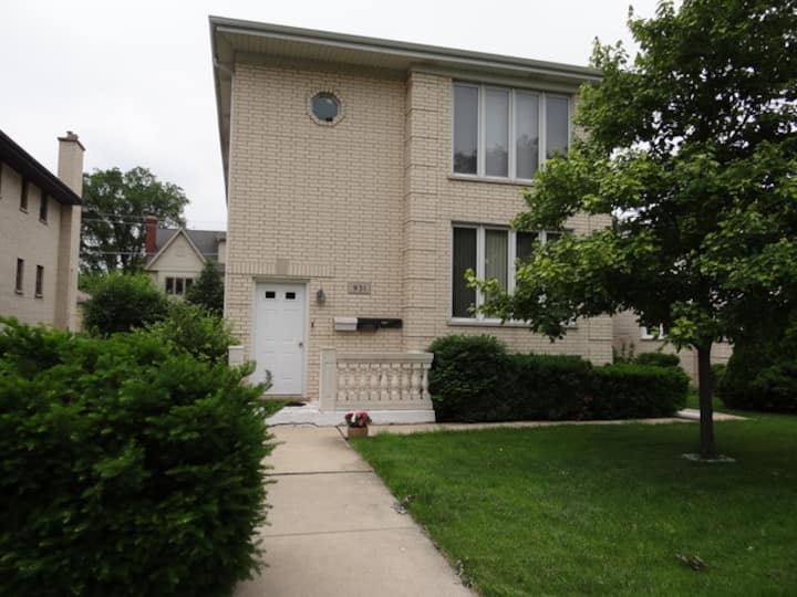 Luxury On Lagrange - Oak Brook, IL
