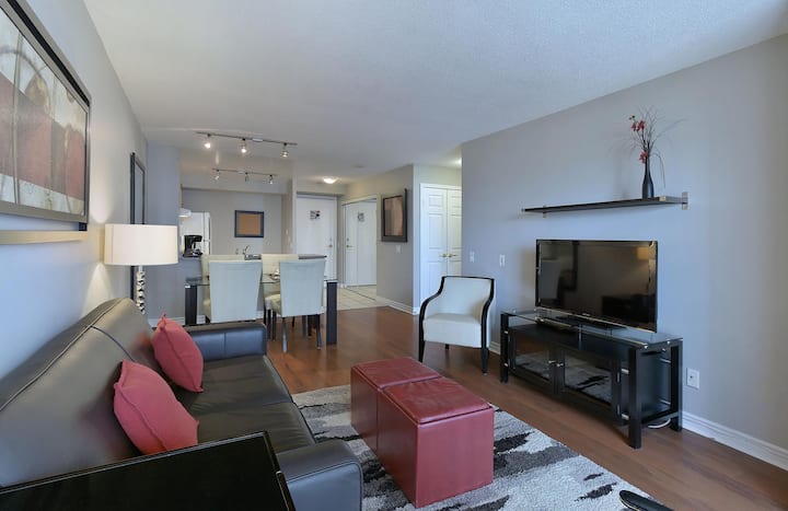 1 Bd/1 Bth-spacious, Ready Move-in-near Square One - Mississauga