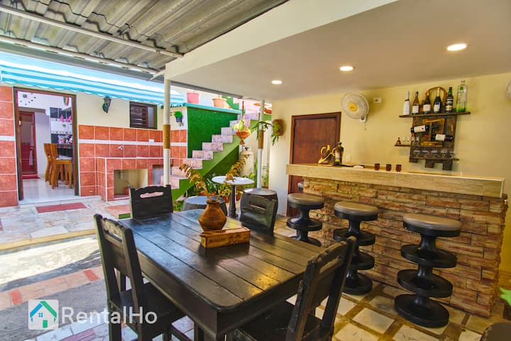 Entire House | Terrace | Kitchen | Wifi | Beach - キューバ バラデロ