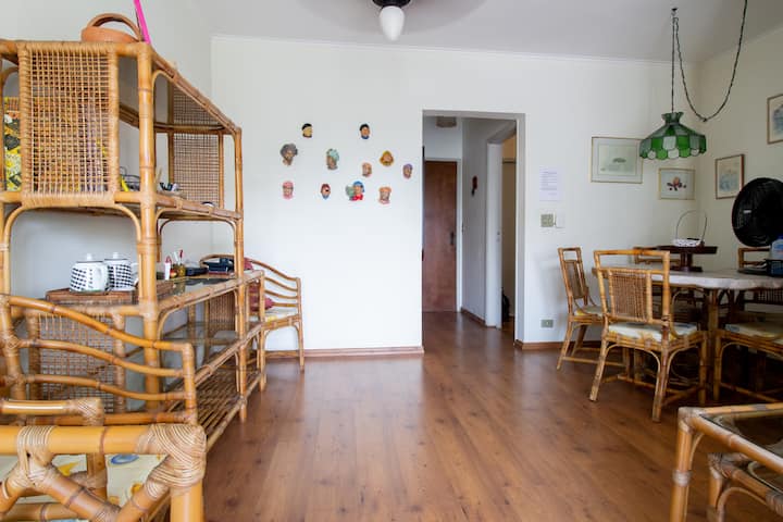 Apartamento Amplo A 1 Quadra Da Praia Com Wifi! - Guarujá