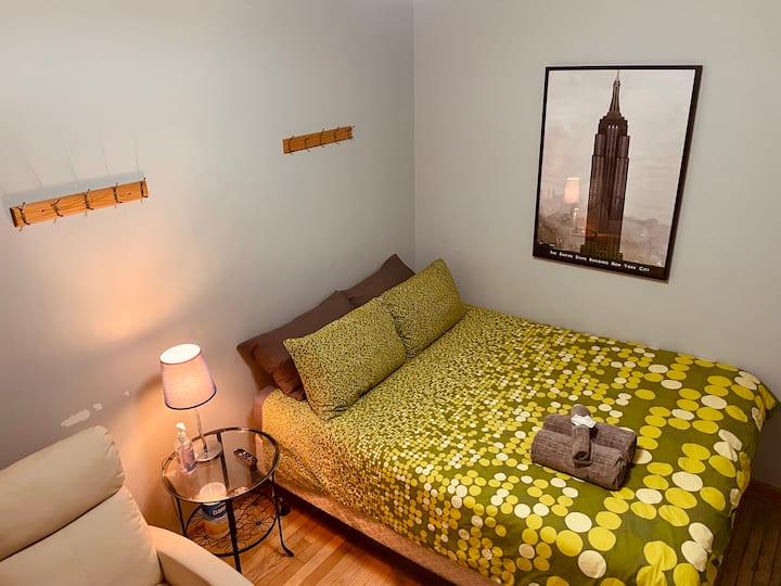"Les" Manhattan! Large Cozy Private Bedroom In Nyc - New York City