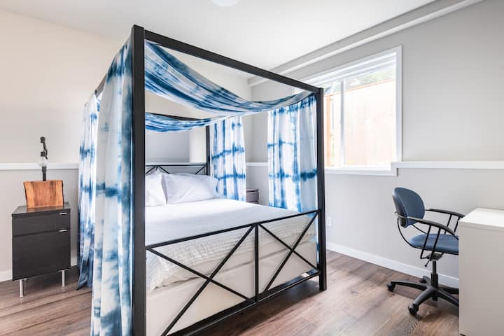 Luxe|clean|contactless Alberta Daylight Apartment - Portland, OR