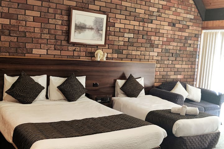 Belvoir Village Motel - Lovely Deluxe Twin Room - Albury