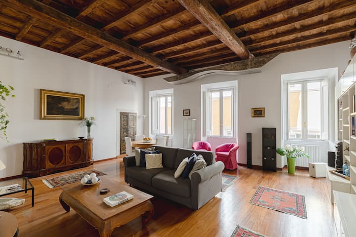 Luxury Trevi Apartment - Rome
