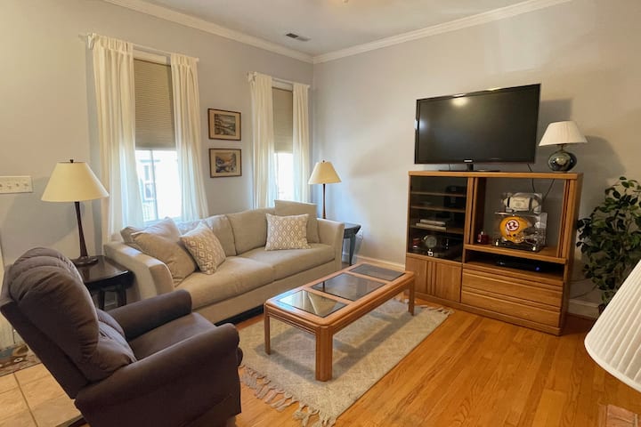 Charming Downtown Home - 3 Blocks Off Main - Annapolis, MD
