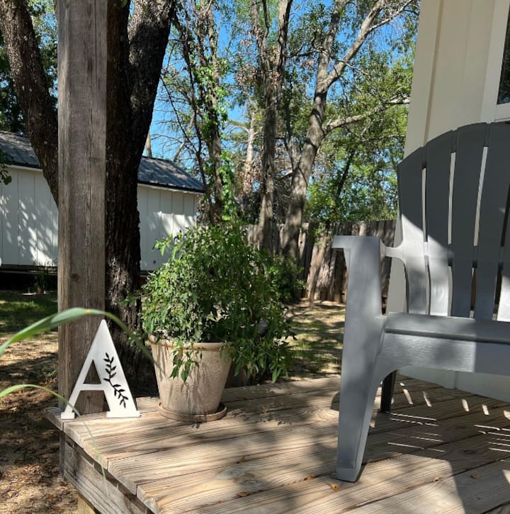 Hollows Guest House Bungalow A - 반