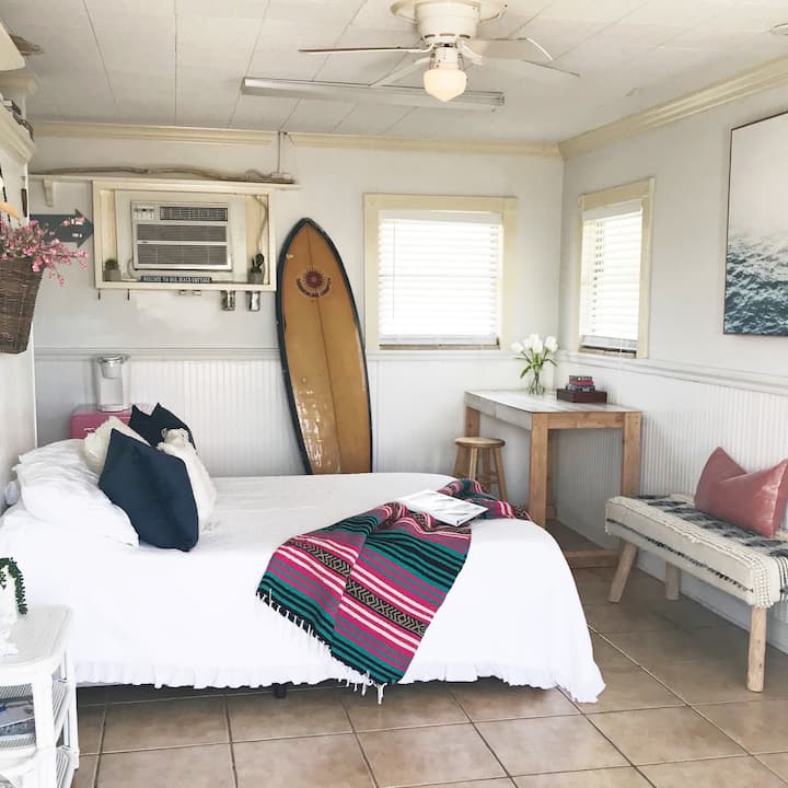 Beachside Surf Shack - Orange Beach, AL
