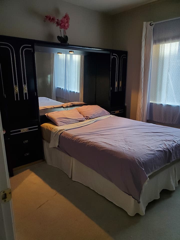 Private Room Right Next To Folsom College - Folsom, CA