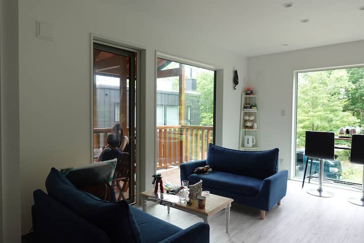 Cloud9 R101family Room Few Min To Lift Ask Vacancy - Date