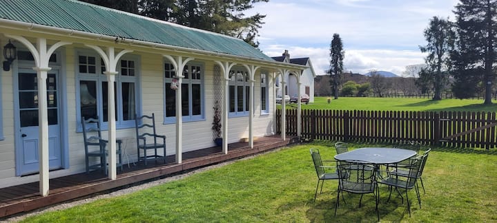 Converted Cricket Pavilion- Self Check In! - Loch Laggan