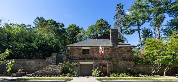 Hudson Valley Stone House Getaway - Peekskill, NY