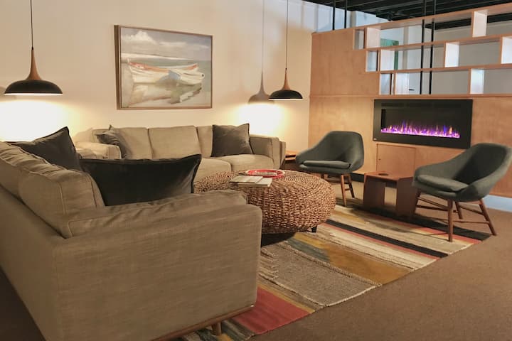 Spacious, Stylish Suite In Suttons Bay Village - Suttons Bay, MI