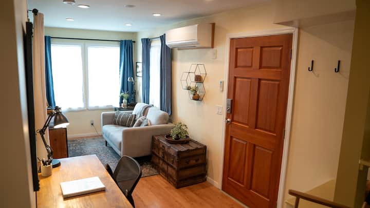 Cozy-artsy-eclectic Highland Park 1br Apartment - Los Angeles, CA
