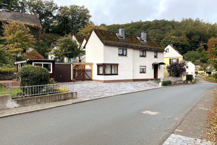 Ein Tal, Ein Dorf, Ein Haus. "Casa Siepelunga" - Runkel
