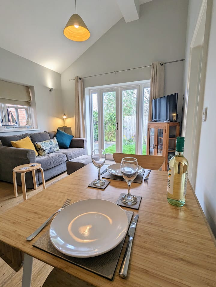 The Back Barn - Stylish Seaside Barn - Cromer