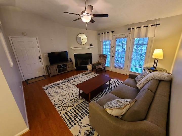 Lovely 3 Bedroom Condo - Greensboro, NC