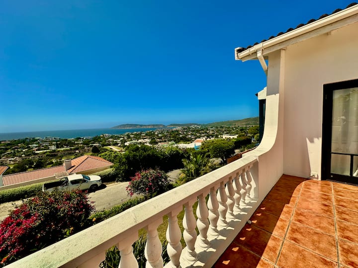 Mobys Plett Bay In Full View - Plettenberg Bay