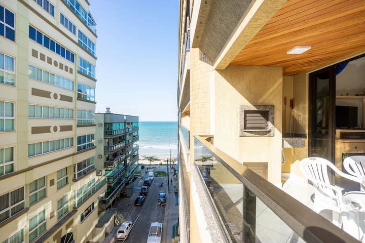 Amplo Apartamento A 30 Metros Da Praia Com Garagem - Porto Belo