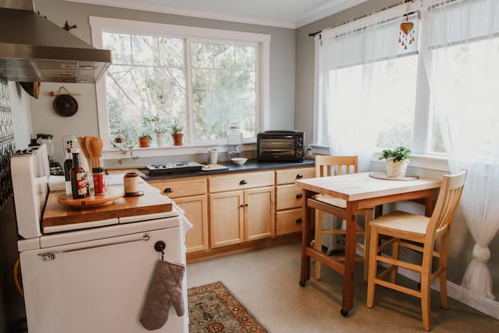 Creekside One Bedroom Apartment - Grass Valley, CA