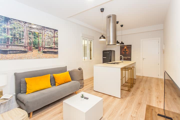 Barrio Las Letras: Beautiful, New And Spacious - Madrid
