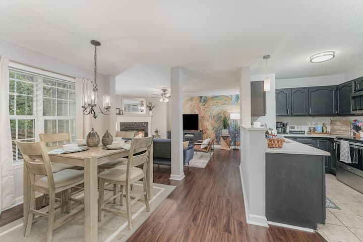 Friendly Condo - 2 Bd 2 Ba Monthly - Pets Allowed - Greensboro, NC