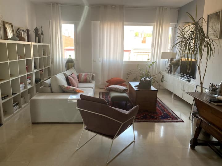 Peaceful And Charming Private Room - Madrid