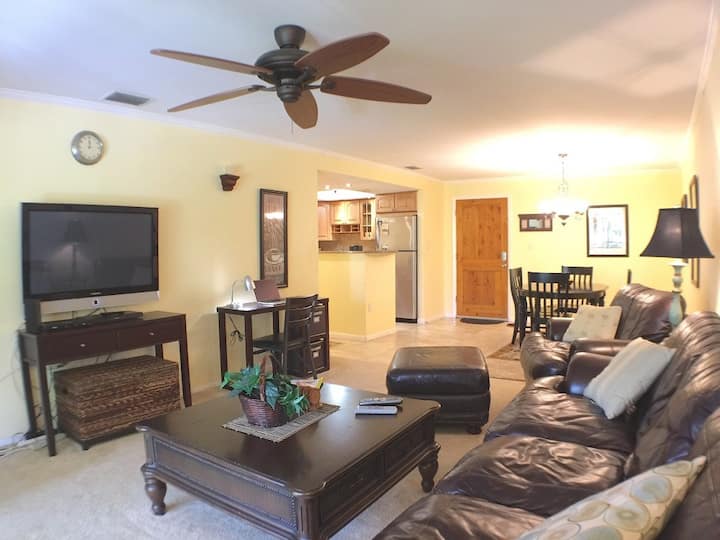 Cozy Condo In Beautiful Fort Myers, Florida - Fort Myers, FL