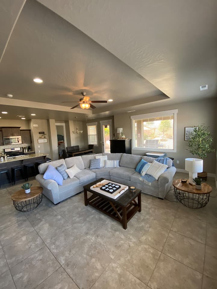 Zions Gateway Connection - It's The Place To Be! - La Verkin, UT