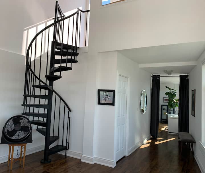 Penthouse Loft In Gladstone Village - Ottawa