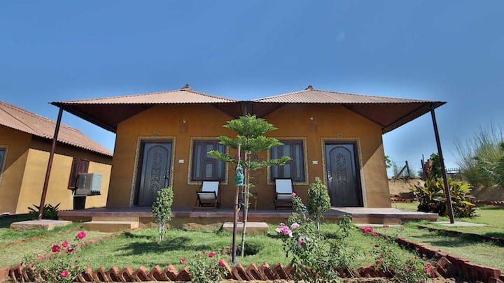 Cottages In The Mid Of Desert - Pushkar