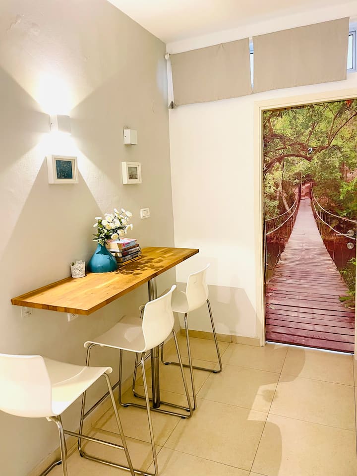 A Nice Quiet Master Bedroom Close To Everything 4 - Israël
