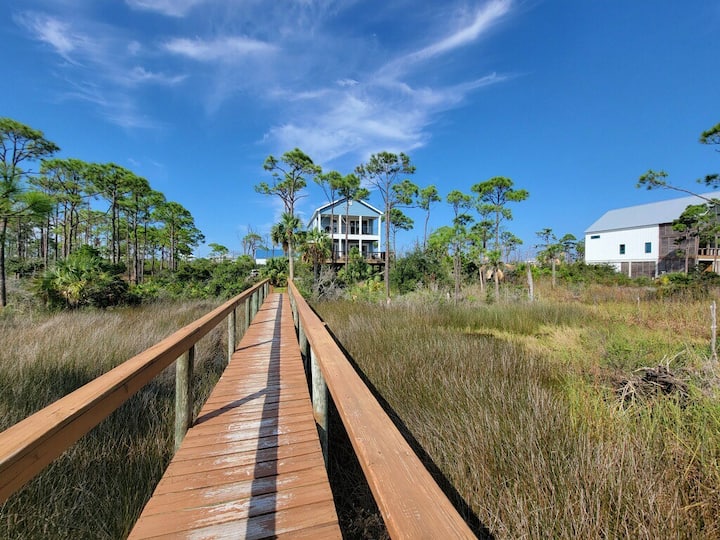 Bayfront Views! Kayaks, Screen House, Family Fun! - Cape San Blas, FL