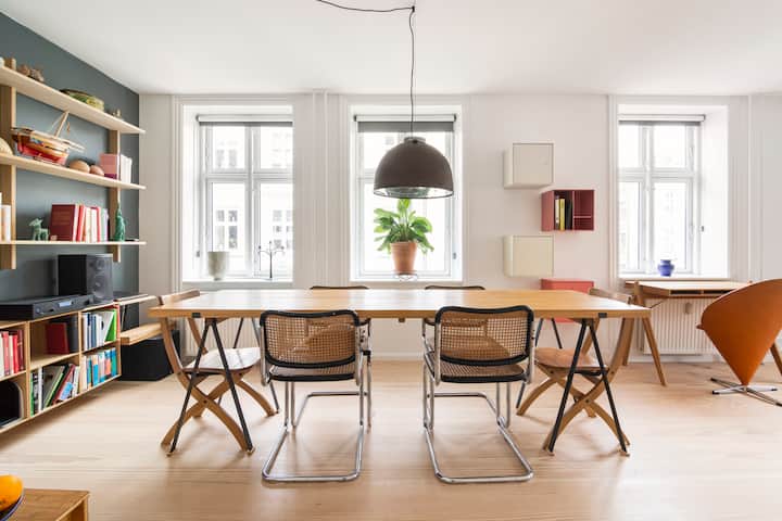 Bright, Spacious Apartment In The Vogue-street - Copenhagen