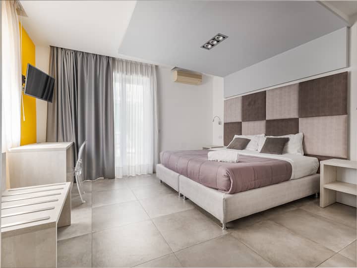 Orange Suites - Yellow Room - Camera Deluxe - Sorrento