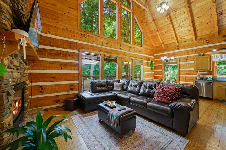 Ursa Manor Log Cabin Near Gsmnp Trailhead - Gatlinburg, TN